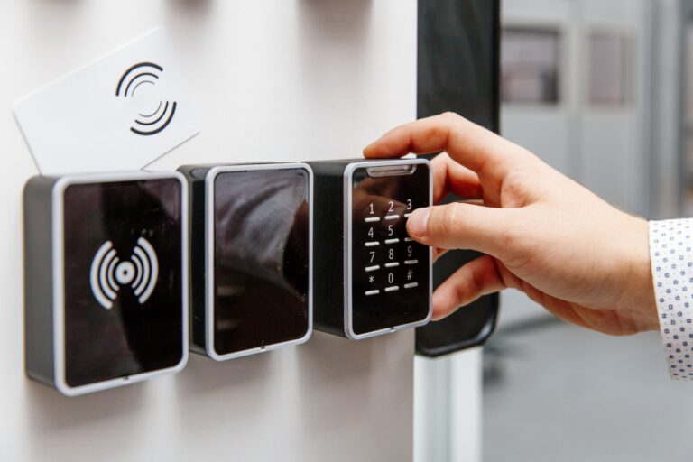 Top Access Control System Dubai | Door Access Control System